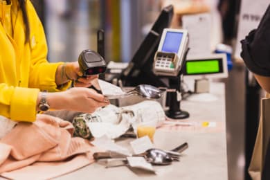 Compétences caissière : exemples pour CV et entretien