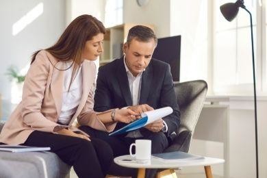 CV assistant commercial, exemples et conseils pour 2026